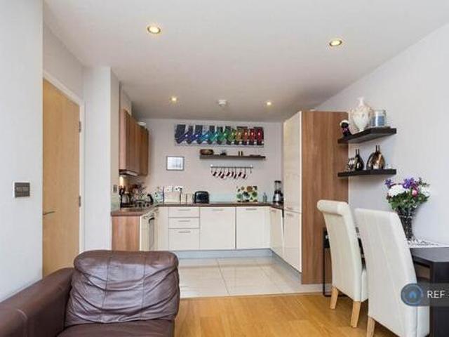 Larden Road, London, 2 Bedroom Flat