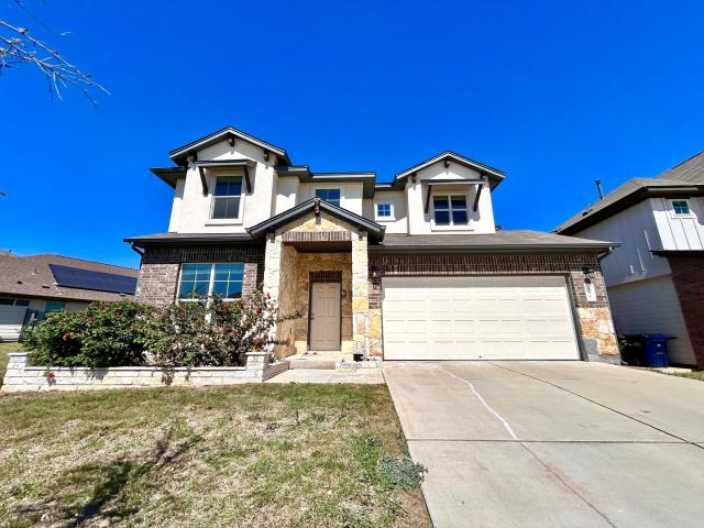 Large 4BR / 3.5BA Home with Walk In Closet & Natural Light