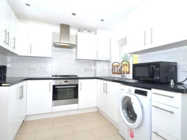 Large 5 Bed House for Group of Sharers