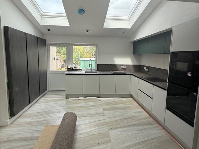 Large 5 bedroom Uni student property with ensuites