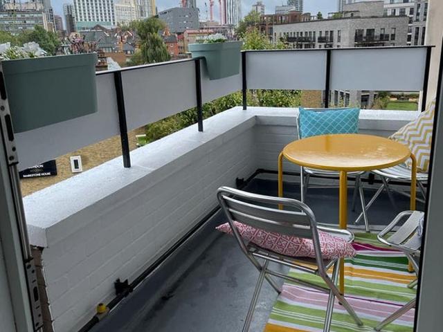 Large 5th floor flat with great city views