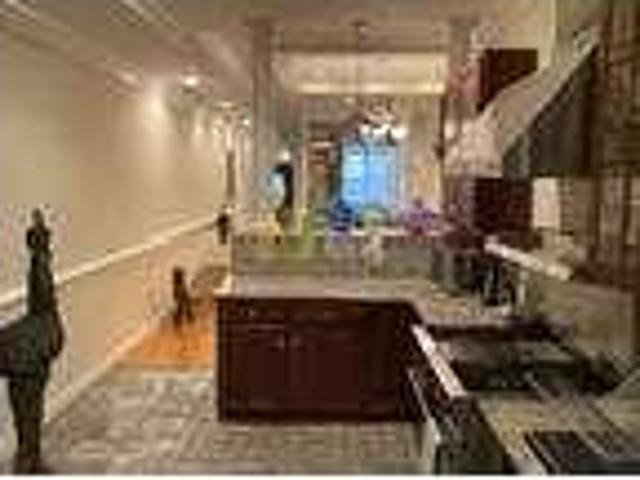 Large 7 bedroom house in Bloomingdale, Washington