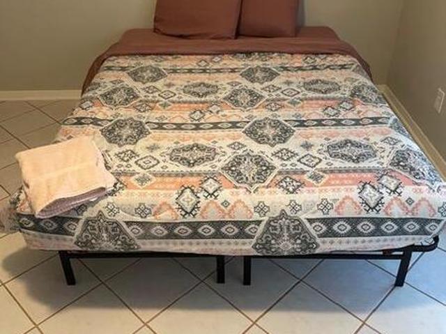 Large 9 Bed Sharpstown Home – 1 Block to Transit, 1 GB Fiber, Spacious Living