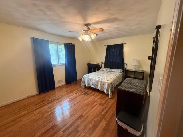 LARGE 14X16 FURNISHED ROOM