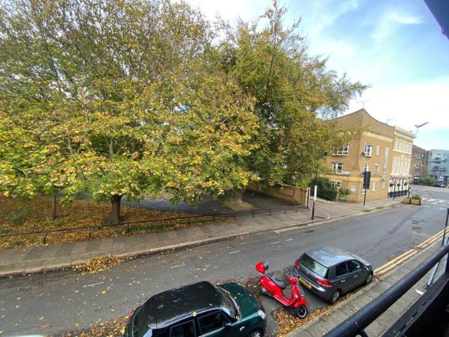 Large 1 bed flat Islington available now!