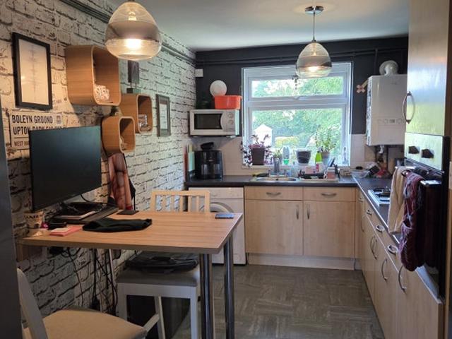 Large 1 bed flat