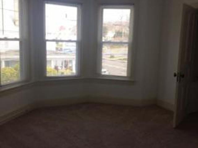 Large 1 Bedroom Apt on 2nd Floor