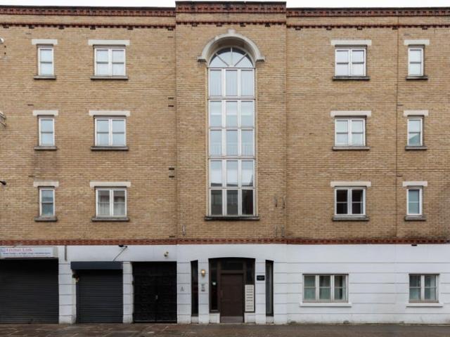 Large 1 Bedroom Flat to Let in Whitechapel E1
