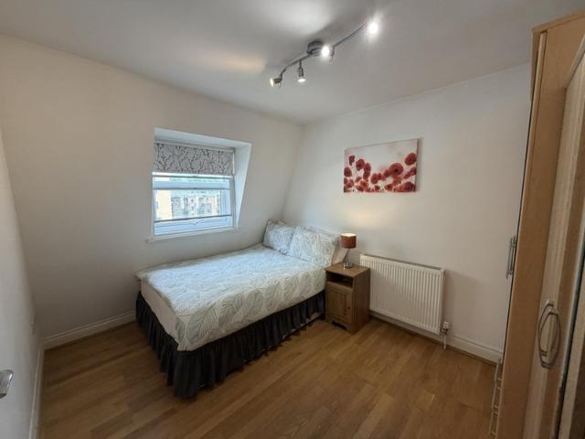 Large 1 Bedroom Flat in South Kensington SW7