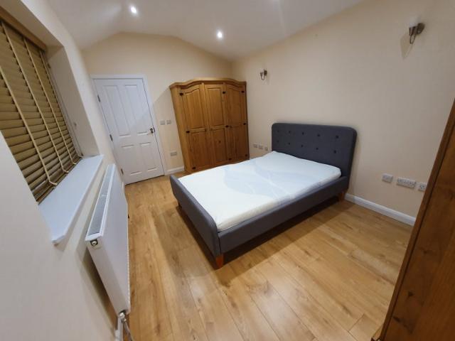 Large 1 bedroom flat including all bills