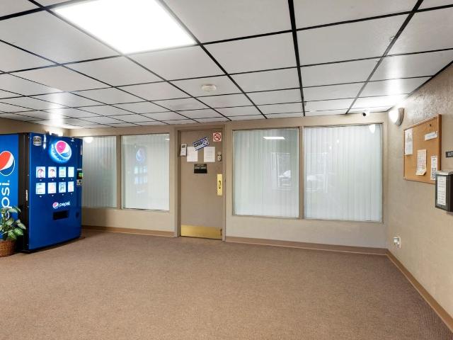 Large 1 & 2 Bedrooms available, PET FRIENDLY! 2 Bedroom Apartment for Rent at 2101 Oakwood Rd, Ames, IA 50014