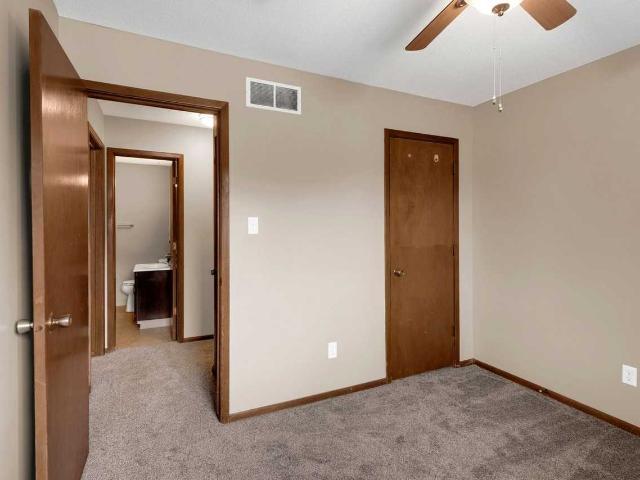 Large 1 & 2 Bedrooms available, PET FRIENDLY! 2 Bedroom Apartment for Rent at 4301 Lincoln Swing, Ames, IA 50014 Edwards