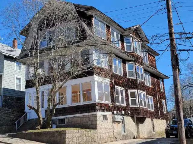 Large 2 Bedroom 1 Bathroom first floor apartment 15 Bragaw St.