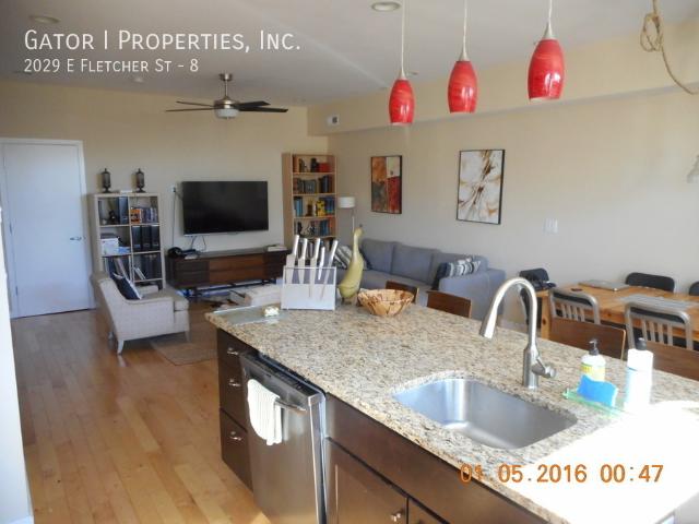 Large 2 Bedroom condo FOR RENT!