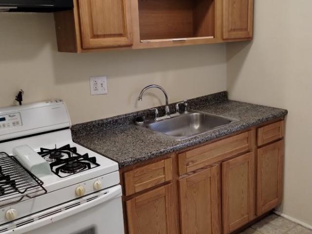 Large 2 Bedroom Apartment FOR RENT!