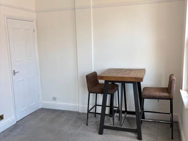 Large 2 bedroom flat is a prime location