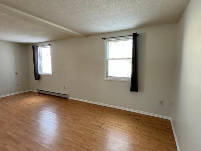 Large 2 bedroom unit near the University!