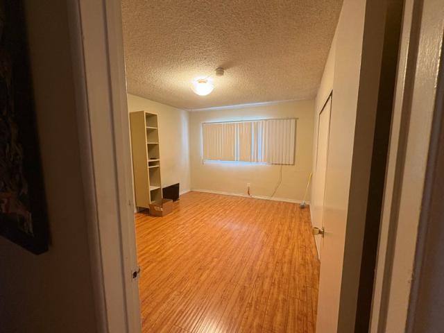 Large 2BD / 1BA Apt in Valley Villag3