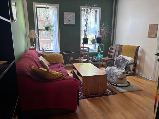 Large 2br near the park