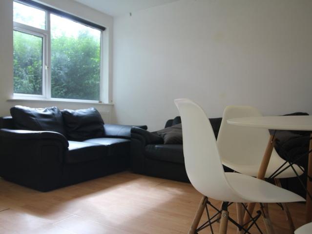 Large 3 Bed House + Large Garden near City Centre