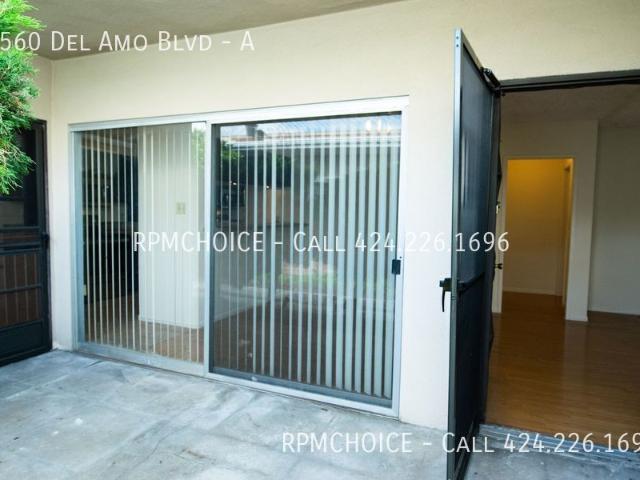Large 3bd/2ba Front House 1700sqft with washer and dryer & garage
