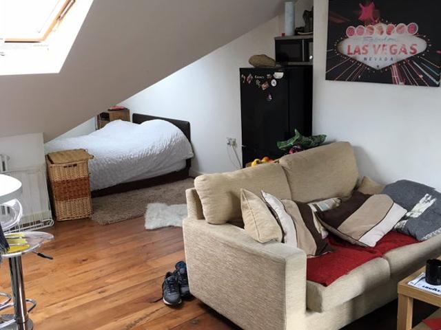 Large,Very Clean studio flat. All bills included