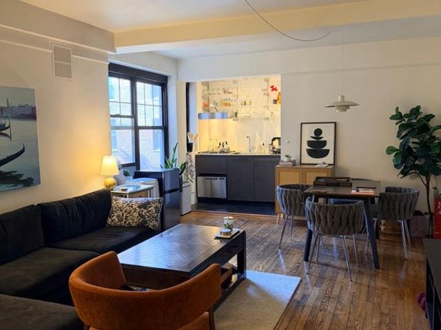 Large Alcove Studio in Gramercy Park