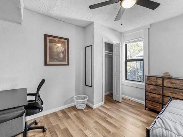 Large and Comfortable Rooms Work Desks and Seating Near Downtown and MLK Pkwy Grocery Store Only 3 Blocks Away!
