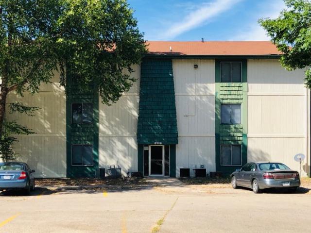 Large Ankeny 1 BR 1BA!