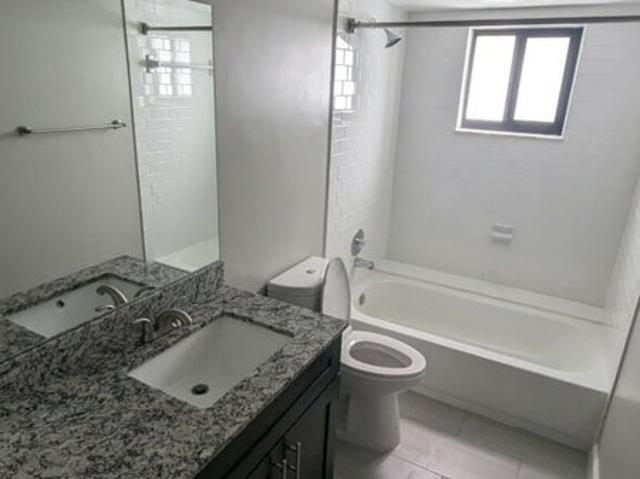 Large Apt with two Master Bedrooms