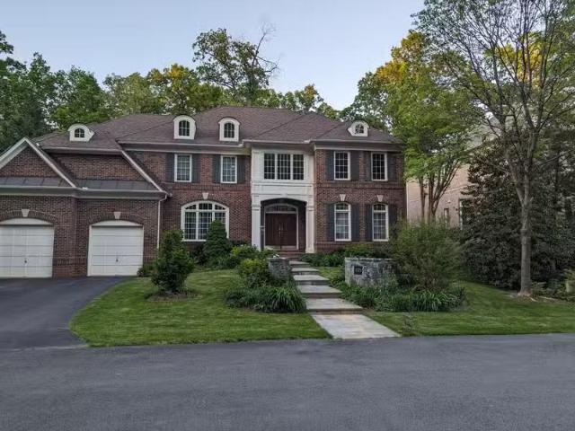 Large Basement Apartment in Gorgeous Reston Neighborhood 1375.
