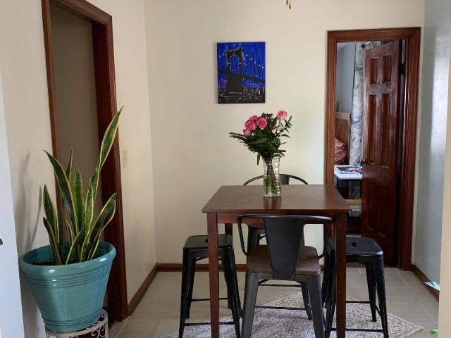 Large _ Bdrm w Eat in Kitchen & Free Heat and AC