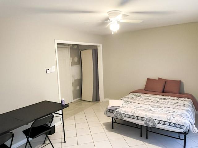 Large Bed Sharpstown Home – 1 Block to Transit, 1