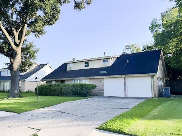 Large Bed Sharpstown Home – 1 Block to Transit, 1