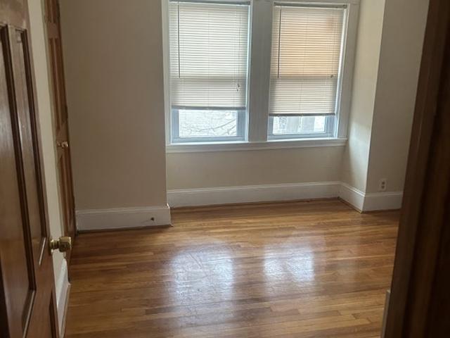 Large bedroom next to the ocean in Quincy