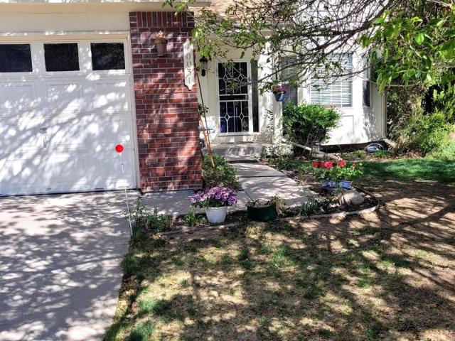 Large Bedroom on 2nd Floor i quiet Highlands Ranch