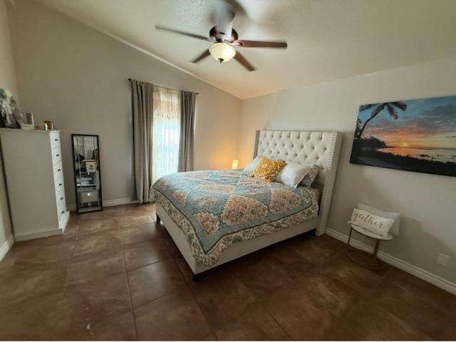 LARGE Bedroom *Female Household