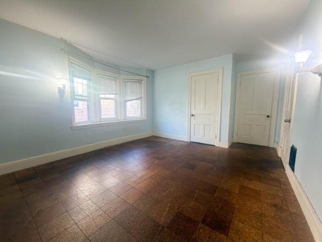 Large bedroom for rent in New Haven CT