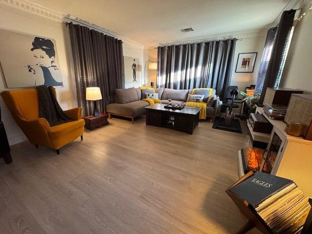 Large Bedroom for Rent in Lake Balboa