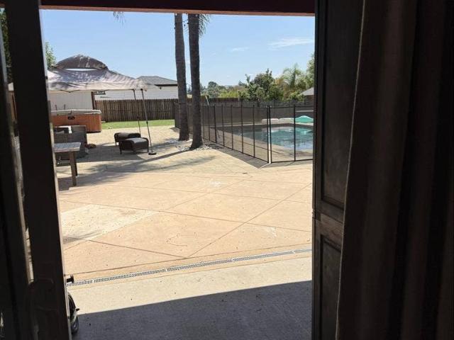 Large bedroom for rent