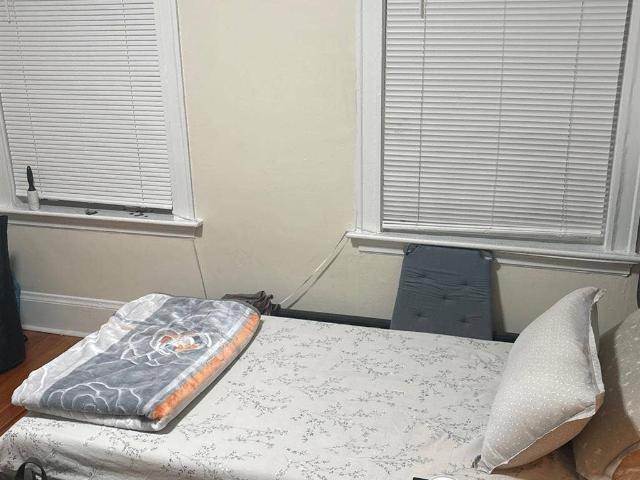 Large bedroom in a shared apt $
