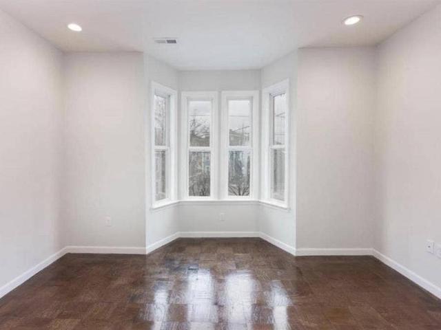 Large Bedroom in Fed Hill Sept 1