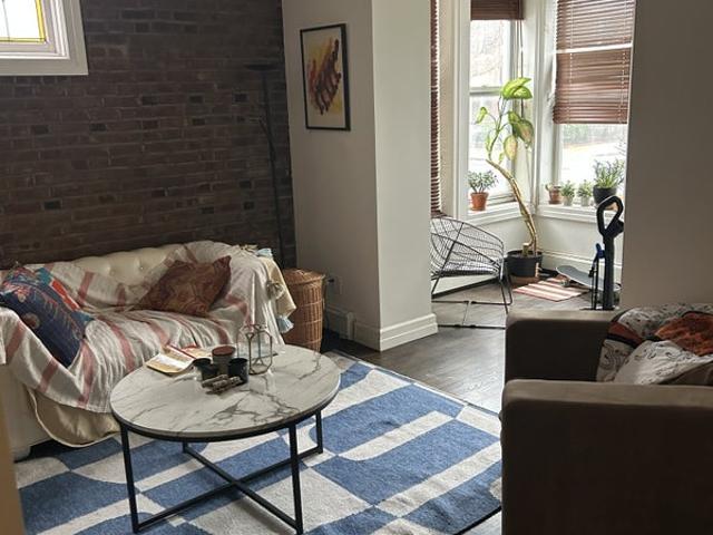 Large Bedroom in Quiet, 3BR Kensington Apartment