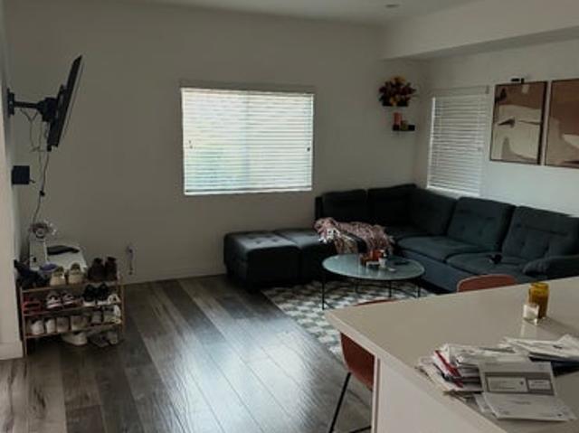 Large bedroom in townhouse expo park
