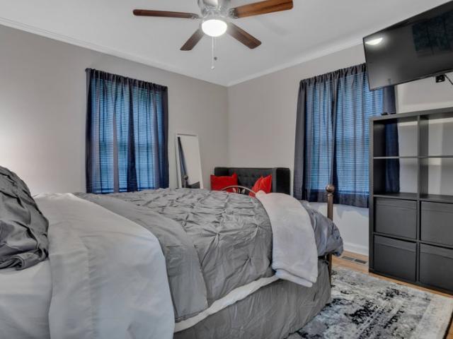 Large Bedroom_King Size Bed_Dedicated Bathroom