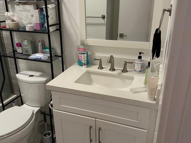 LARGE BEDROOM PRIVATE BATHROOM 8/1 NEAR USC