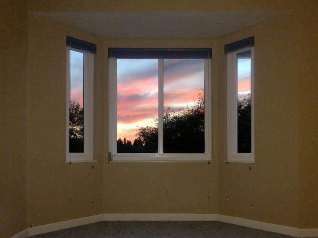 Large Bedroom with Private Bath for Rent
