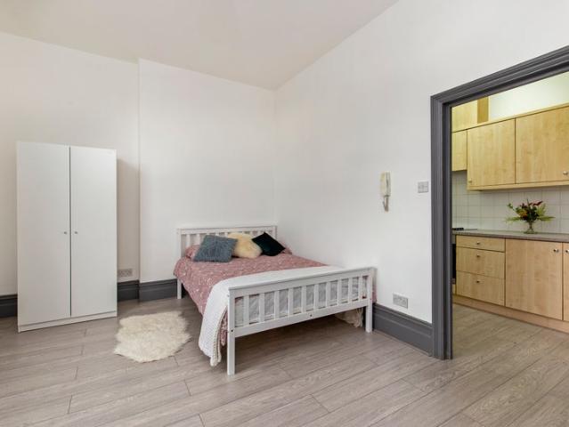 ‼️Large Bedsit Private Kitchen all bills inc