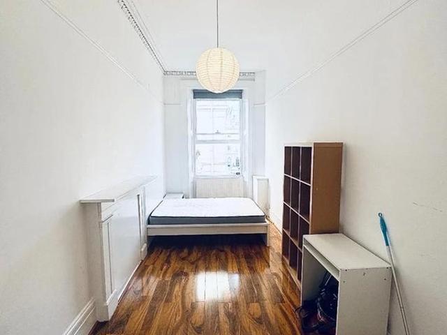 Large Bedsit with Shared Bathroom Enquire Now!