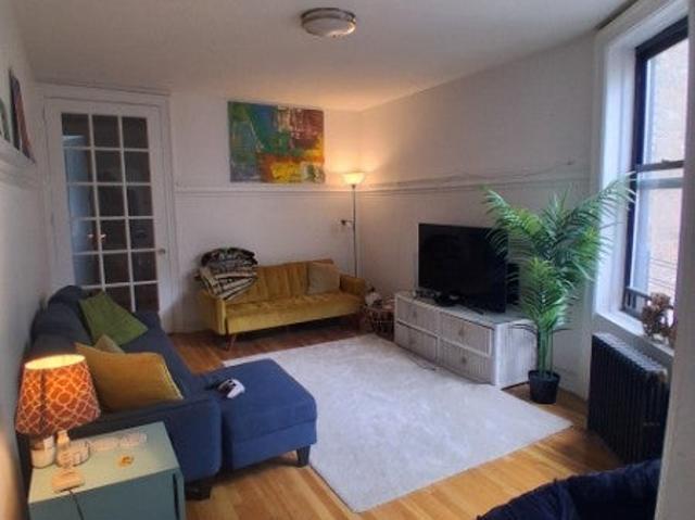 Large, Bright, Conveniently Located The Heights